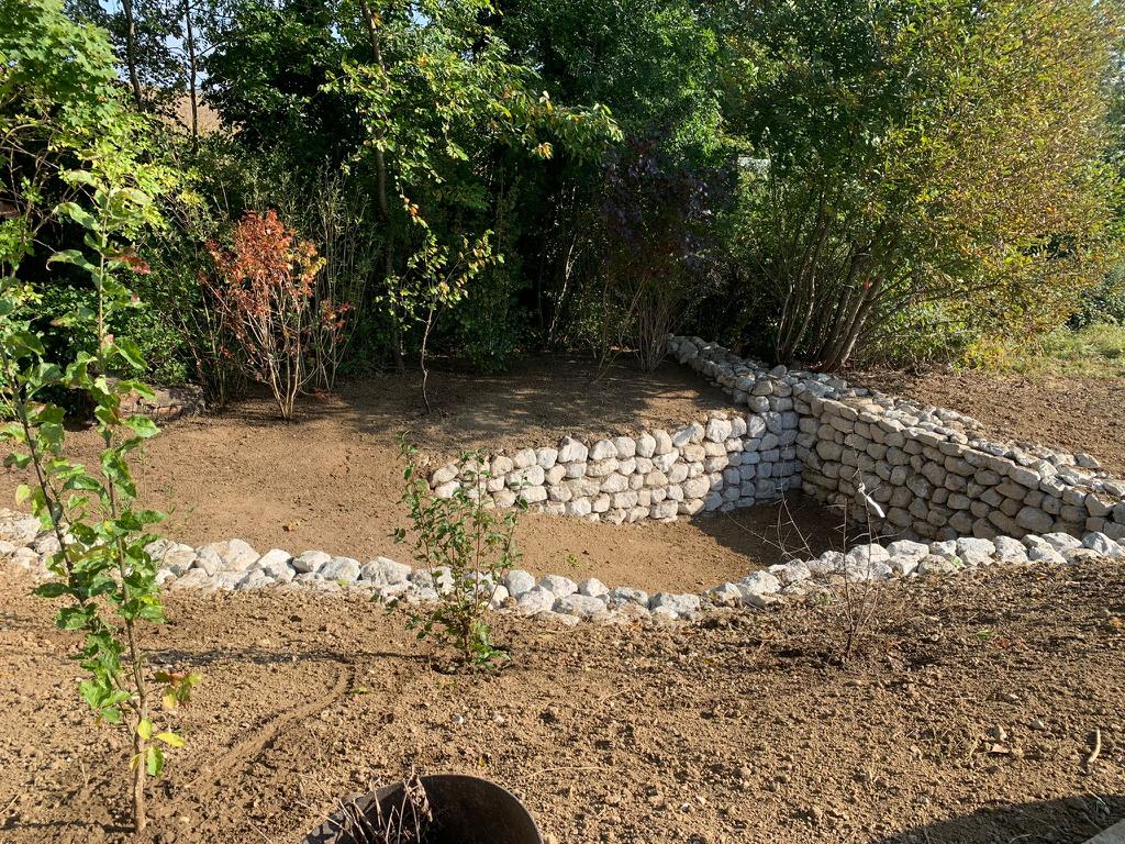 Construction d'un parking et d'un bassin de rétention biotope - Durable